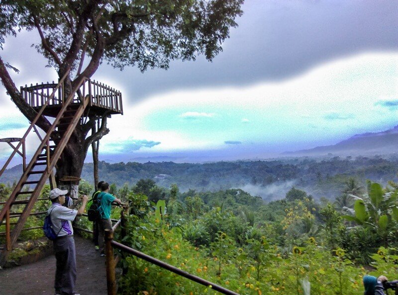Rekomendasi Wisata Bukit Dekat Punthuk Setumbu